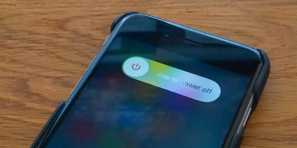 Заявка за функция: Изисквайте Touch ID/парола, за да изключите iOS устройство, за да могат крадците да бъдат проследени 12246_1