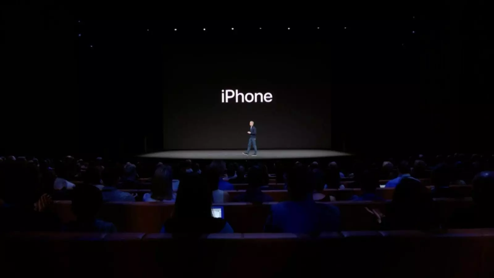 Isosiyete ikora mudasobwa ya Apple iratangaza ibirahuri bya iPhone 8 na iPhone 8 Plus w / A11 chip ya Bionic, amashusho ya 4K 60 fps, yahinduwe kuri AR, kwishyuza bidafite umugozi 1229_1