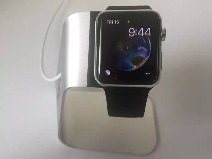 Spigen Apple Watch стенді S330