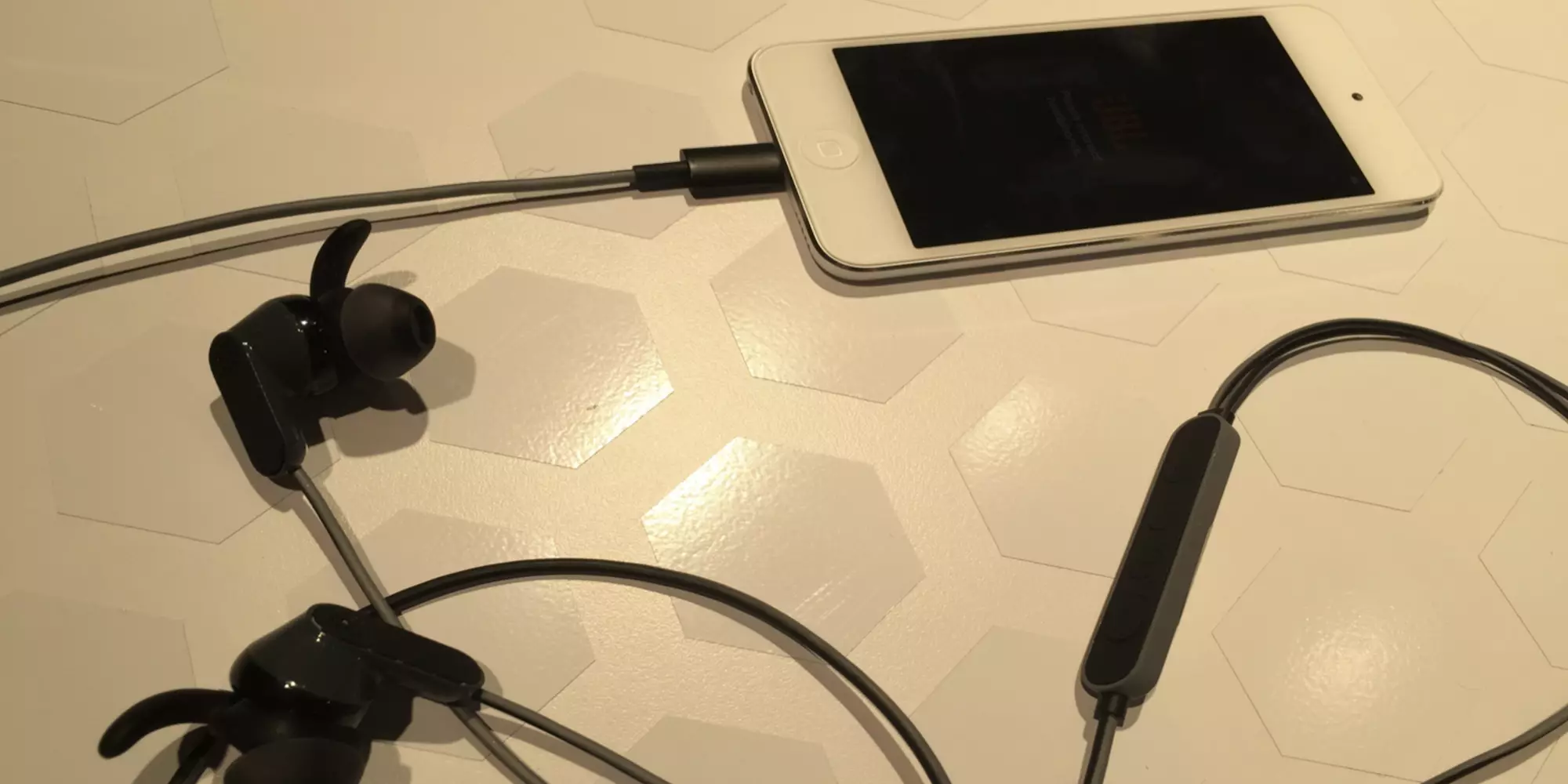 Lightning-Earpods-JBL-Reflect