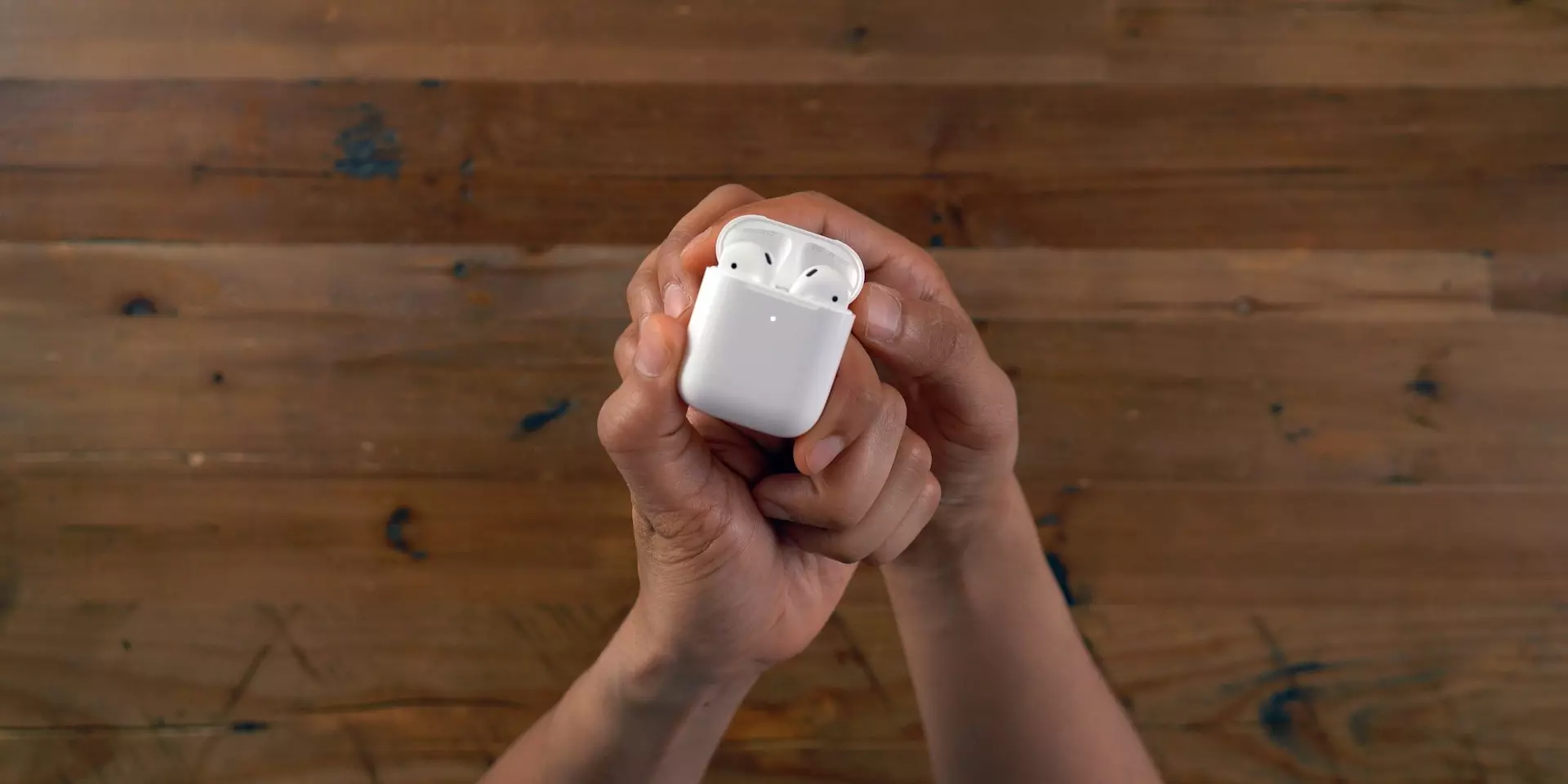 AirPods 2 er åpen