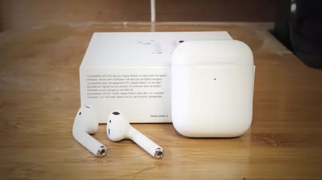 AirPods 2 hands on: Ang pinakamahusay na iPhone na tunay na mga wireless headphone ay gumaganda 1441_2