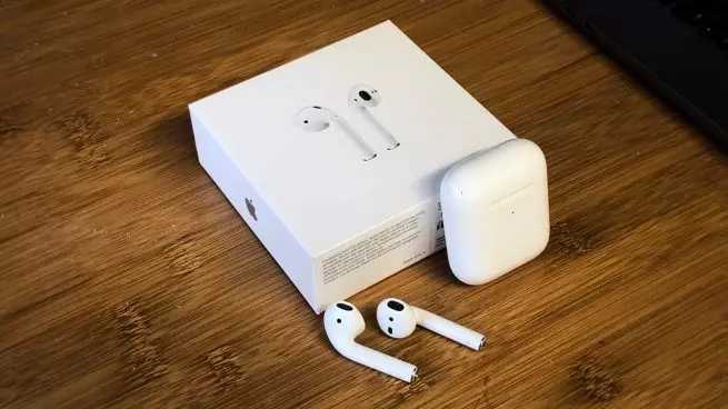 AirPods 2 hands on: Ang pinakamahusay na iPhone na tunay na mga wireless headphone ay gumaganda 1441_3