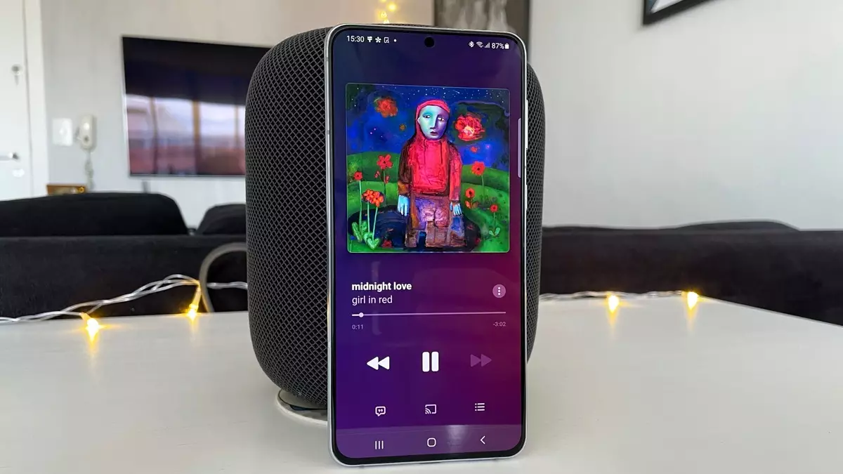 Apple Music aplikazioa Android telefono batean exekutatzen da.