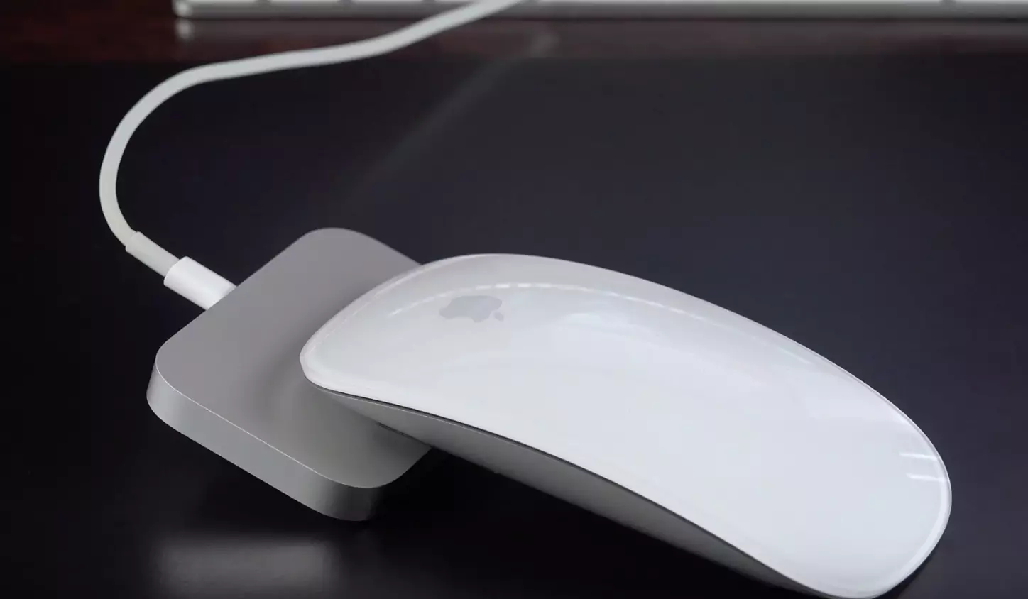 Magic Mouse 2 ir pievienota dokstacijām