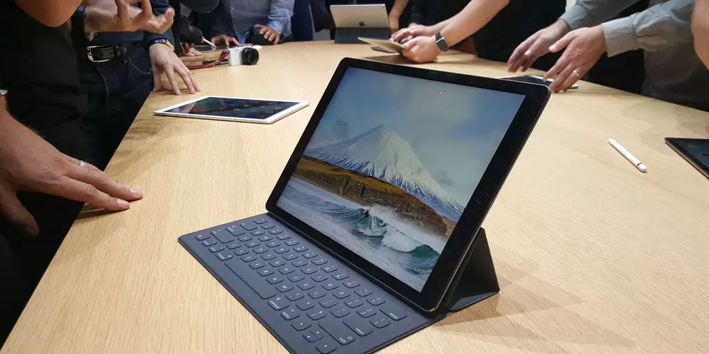 iPad Pro yn CES 2016: bysellfyrddau newydd, achosion + mwy 16143_1