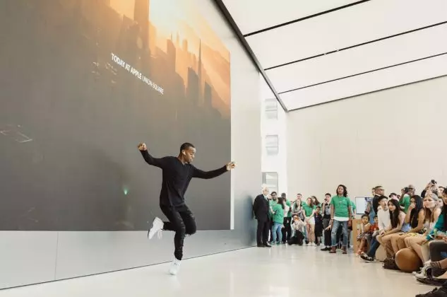 apple-unionsquare-lil-buck-လှုပ်ရှားမှု