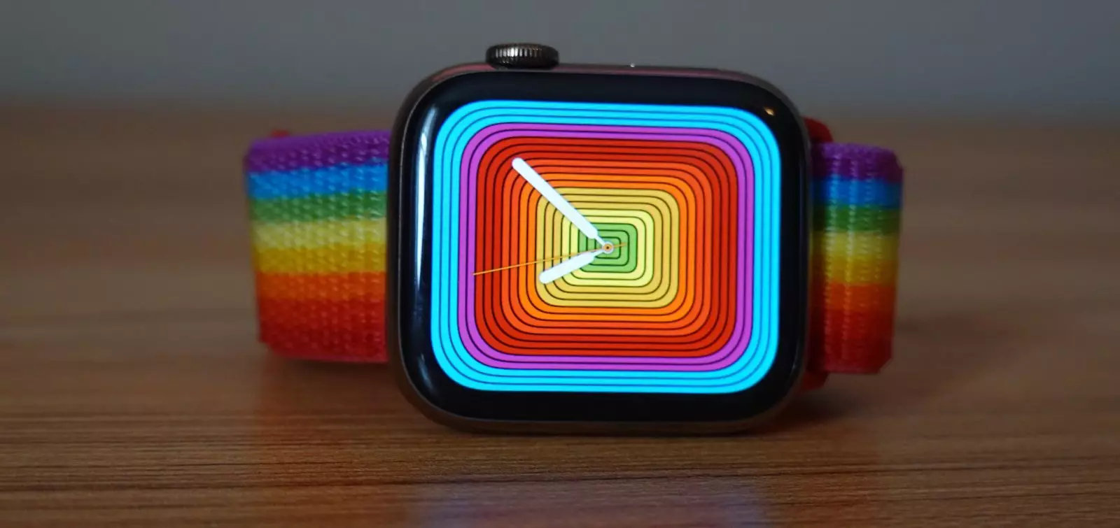 Справаздача: Apple пераходзіць з OLED-дысплеяў на microLED-дысплеі ў Apple Watch ужо ў наступным годзе 16761_1