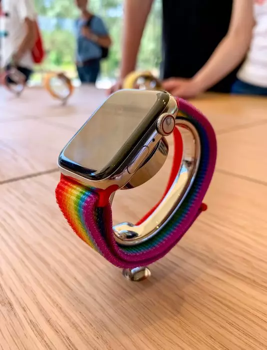 Apple Watch Pride ეკრანი