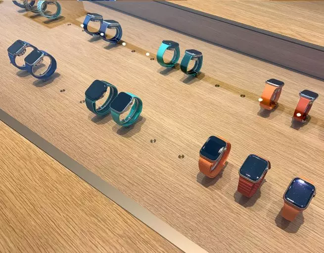 Apple Watch 디스플레이 테이블