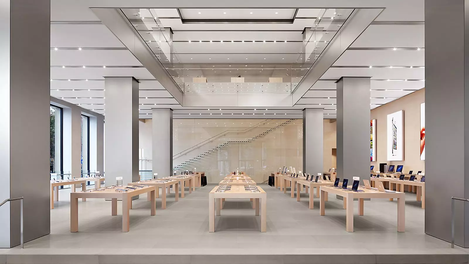 Passeig de Gracia Apple Store 10 ақпанда уақытша жабылады, Бейне қабырға мен Форум жолда болуы мүмкін 17063_1