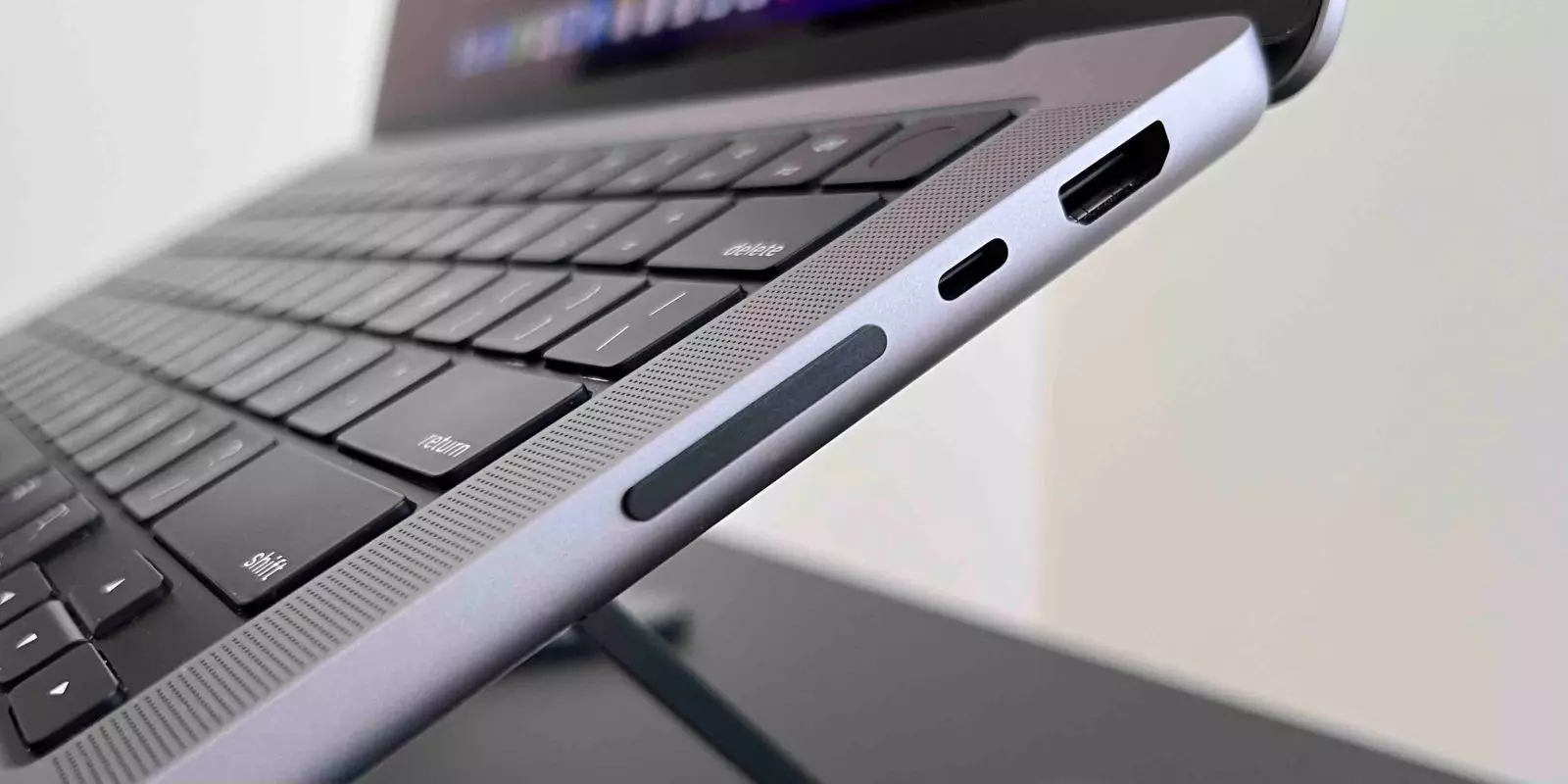 MacBook Pro ఫ్లష్ SD కార్డ్ సమీక్ష