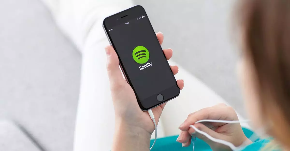 Платените абонати на Spotify нарастват от 87 милиона на 96 милиона; ключ за подкасти