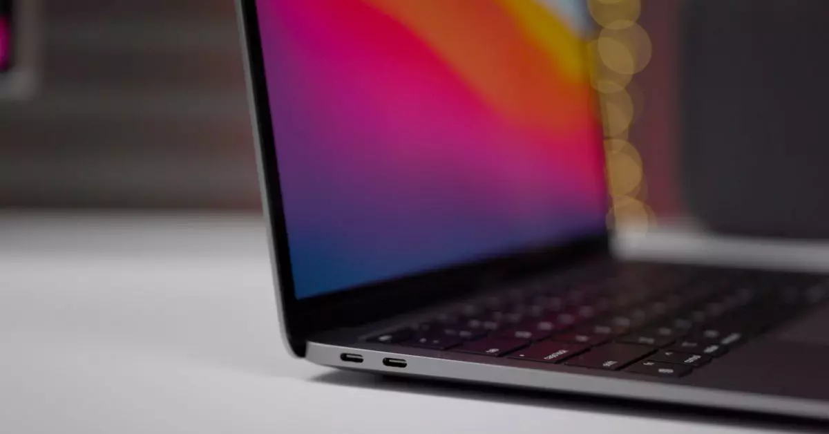 MacBook Air i stoc le lascaine $99, móide níos mó