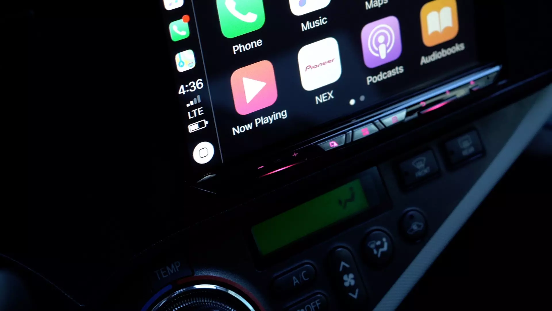 Pioneer W8400NEX wireless CarPlay