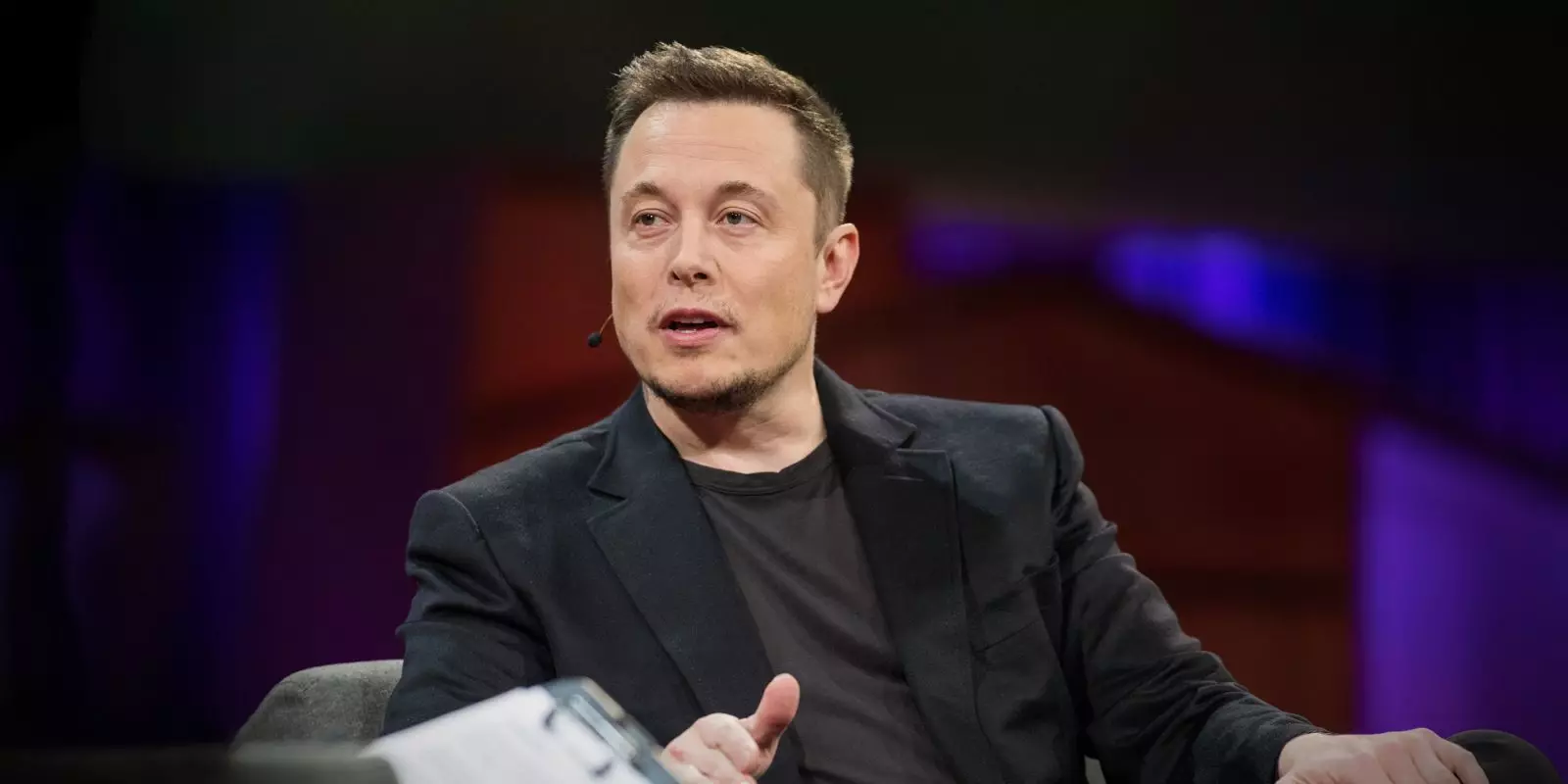 Elon Musk biography na ụzọ