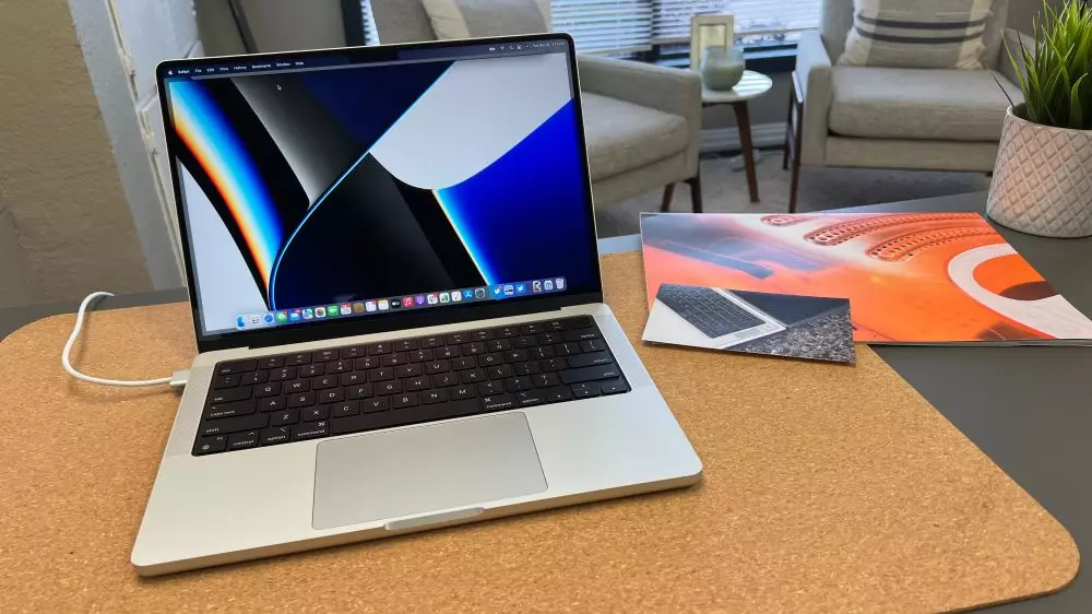 Vótaíocht: Cad é an ghné is fearr leat den MacBook Pro nua? 22549_2