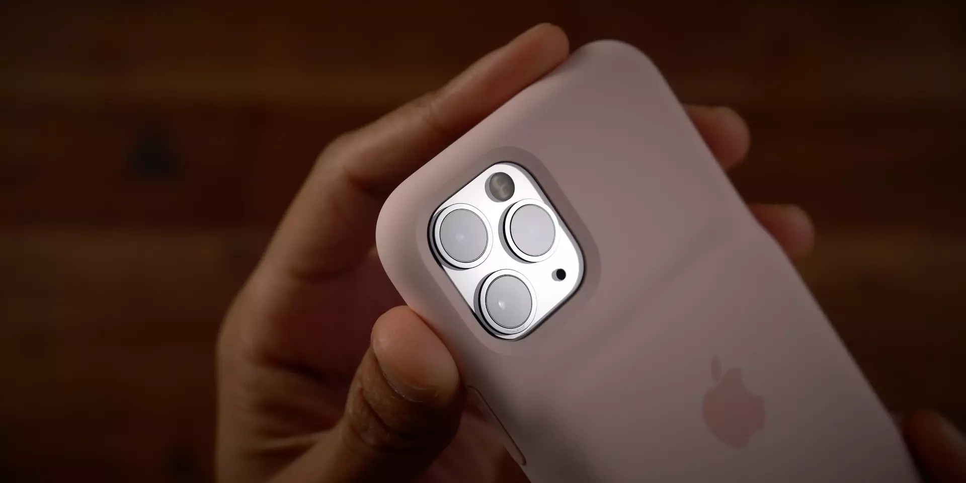 Revisió de la funda de bateria intel·ligent per a iPhone 11 [vídeo] 23546_15