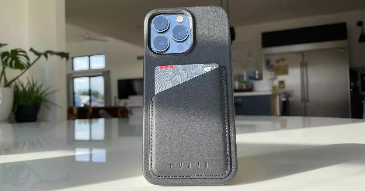 Resinsje: Mujjo's iPhone 13 Lederen Wallet Case