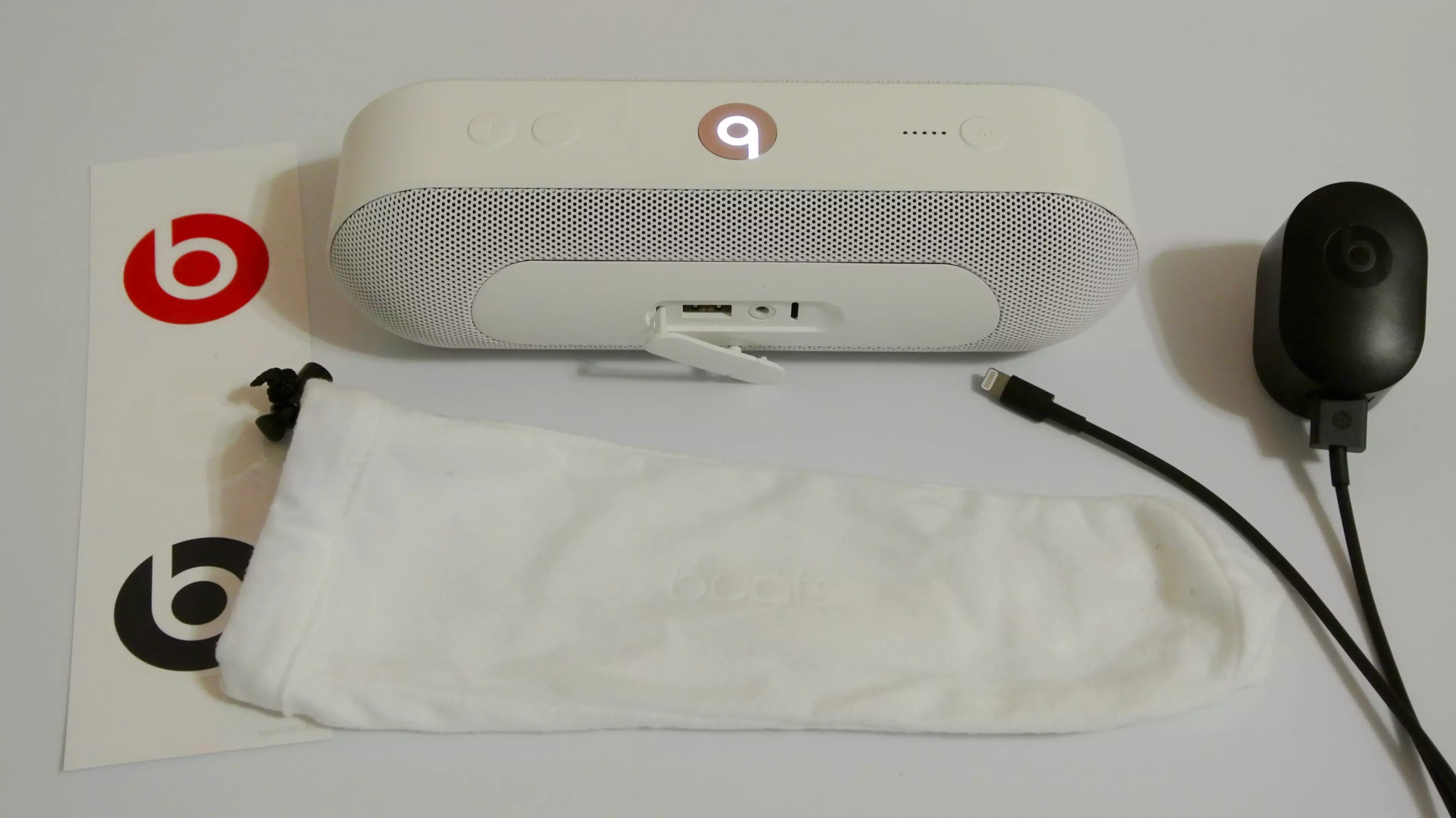 Beats Pill + قوشۇمچە زاپچاسلىرى