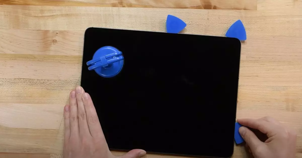 iFixit M1 iPad Pro rastavljanje nudi detaljan pogled na novi Liquid Retina XDR zaslon [Video]