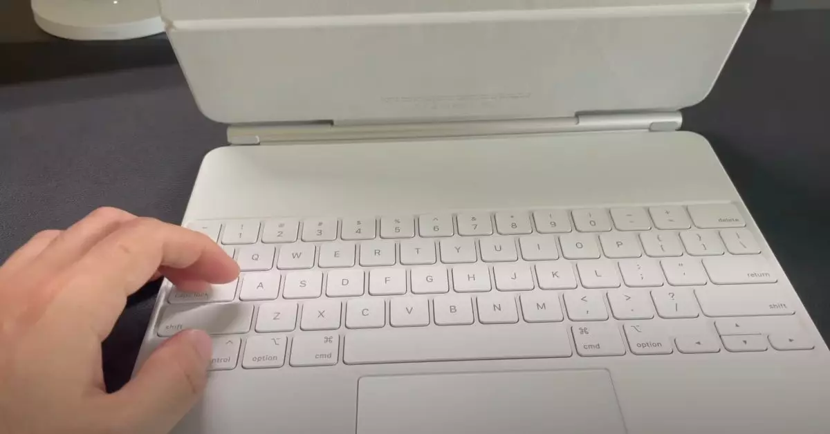 Nov video ponuja prvi praktični pogled na belo Magic Keyboard za iPad Pro