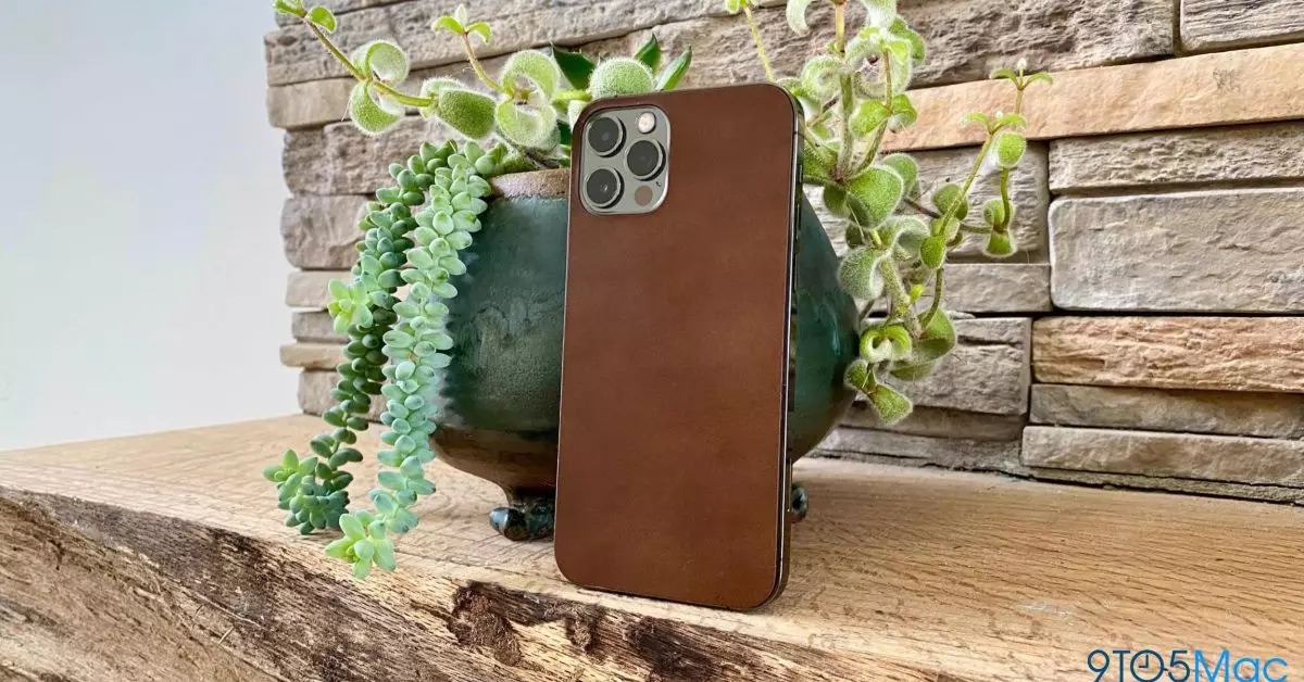 Hands-on: Nýtt Horween leður iPhone 12 húð Nomad og hertu gler skjávörn