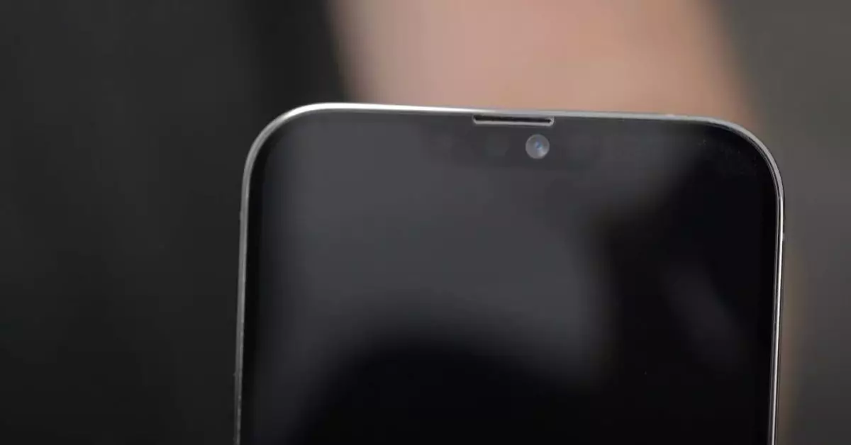 Di iPhone 13-ê de piçek piçûktir bi çîpek Face ID-a nîv-pîvan re tê arîkar kirin