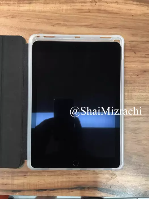 Сүрөттөр жаңы 10,5 дюймдук жана 12,9 дюймдук iPad Pro үчүн корпустарды көрсөтөт, артында микрофон тешиктери $329 iPad сыяктуу 30231_2