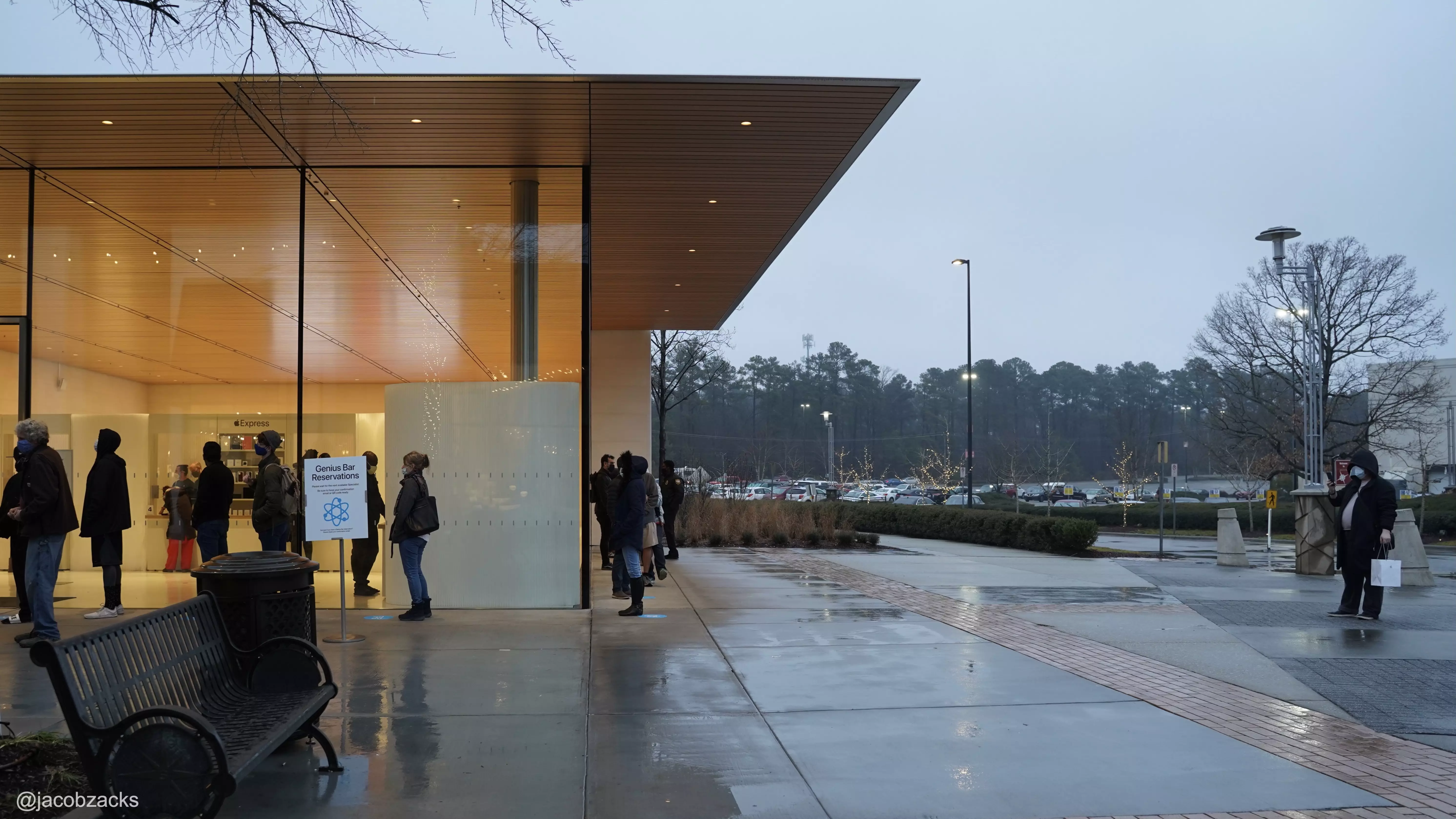 Foto: Apple Southpoint baru dibuka di Durham, Carolina Utara 306_4