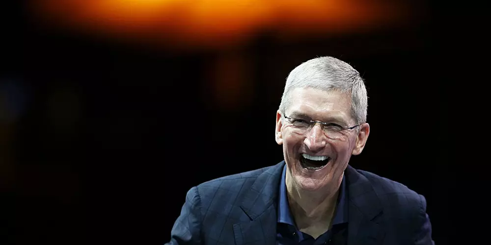 U-Tim Cook uphakamisa ikusasa le-AR, uthi ubuchwepheshe abukatholakali ezingilazini ze-AR 31127_1