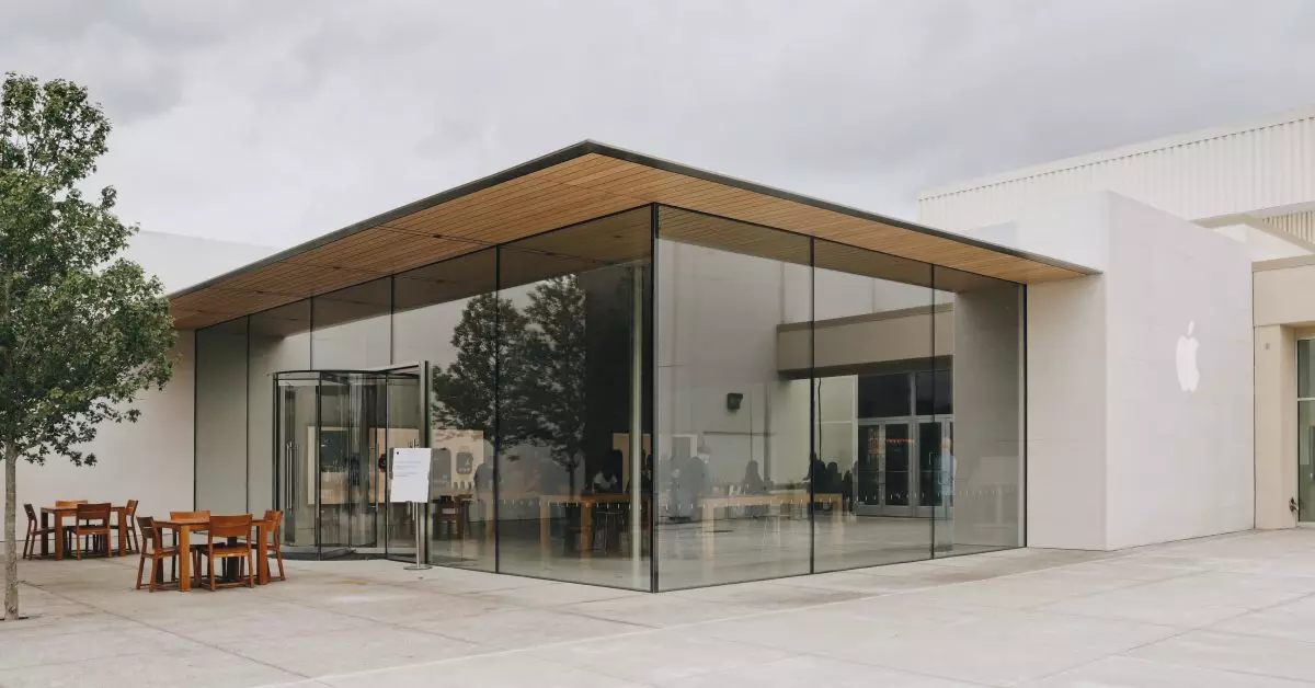 Apple Cherry Hill emegharịrị na plaza dị n'èzí