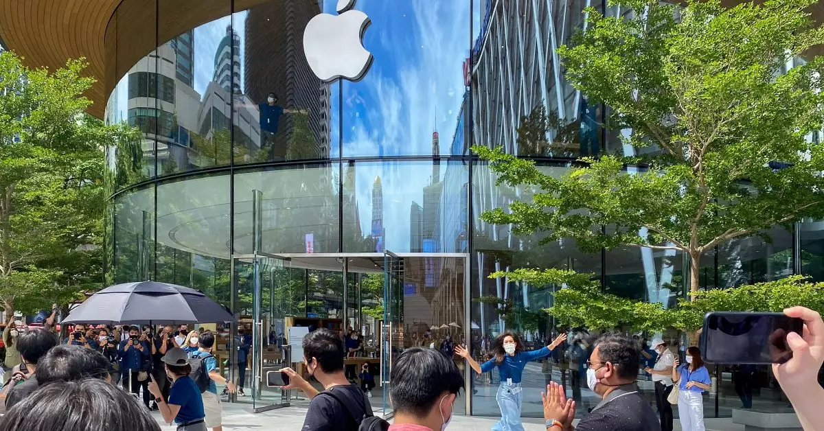 Photos: Tailân ferwolkommet Apple Central World