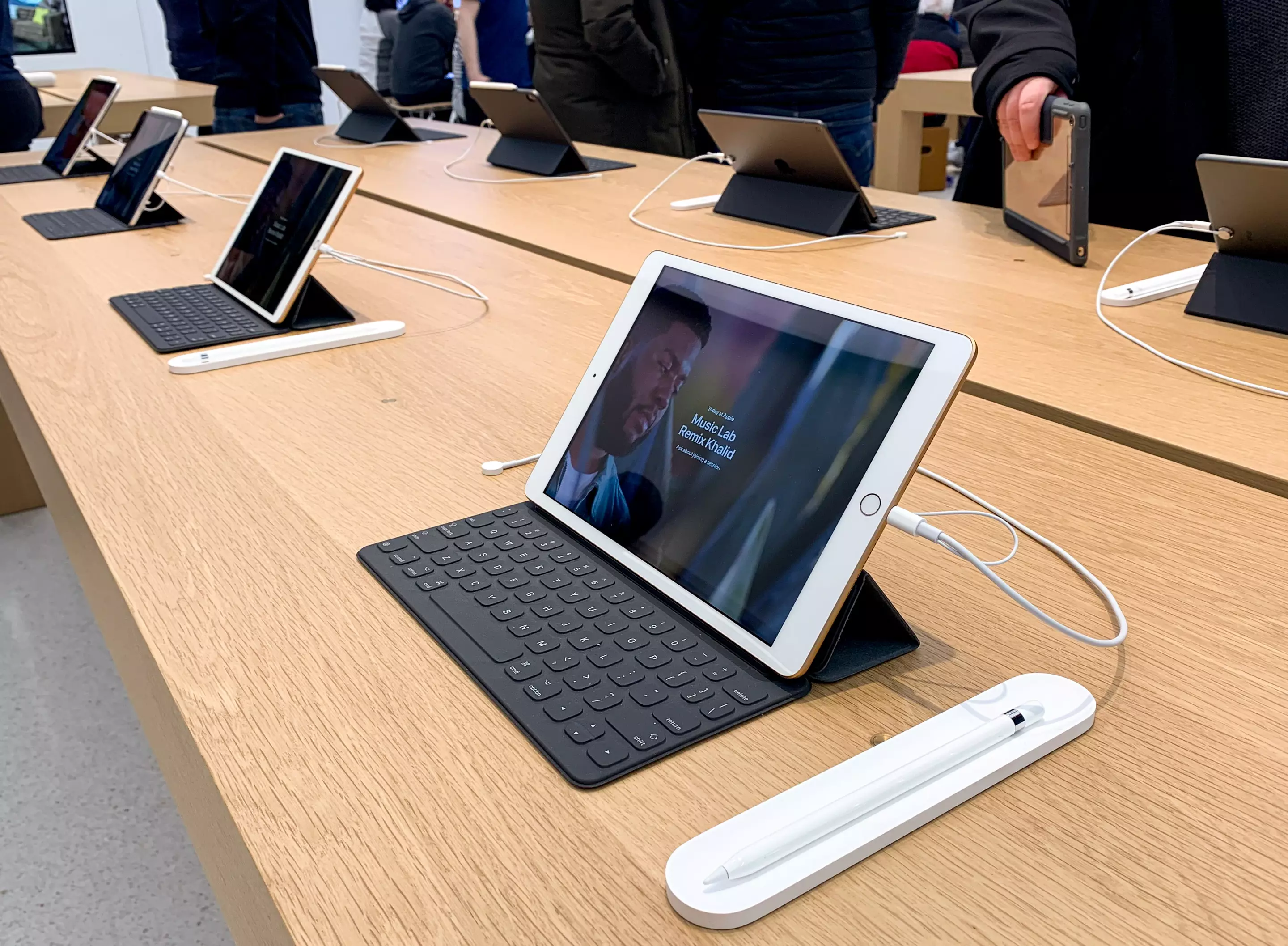 그랜드 오픈: 토론토, 최신 디자인으로 두 번째 Apple Store 추가 335_4