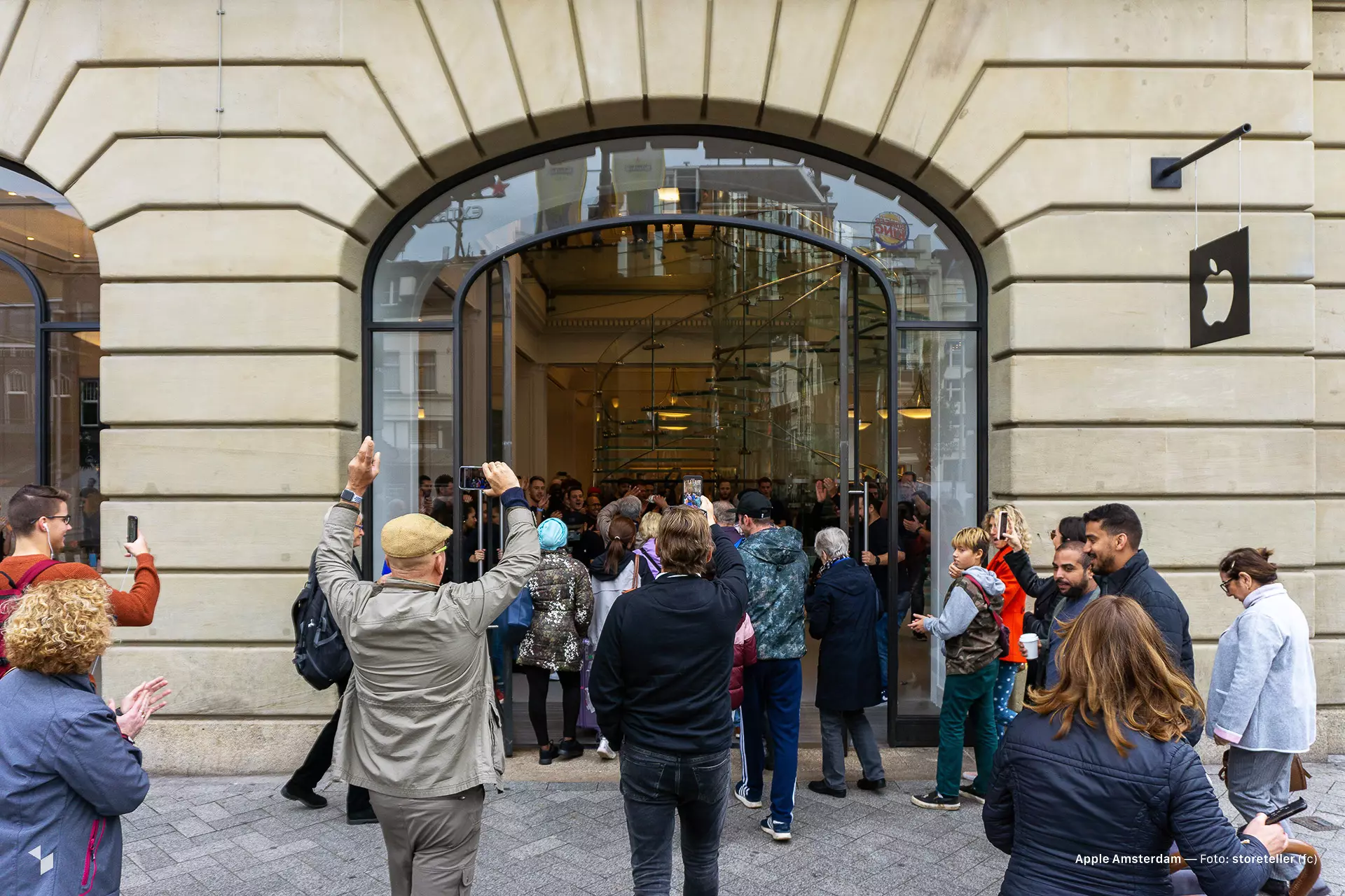 Gerenoveerde Apple Amsterdam première met die nuutste ontwerp 357_2