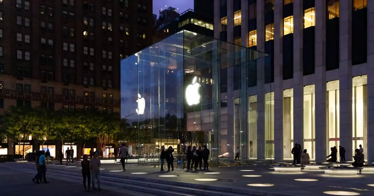 Унутры Apple Fifth Avenue: зусім новая прастора са знаёмым тварам