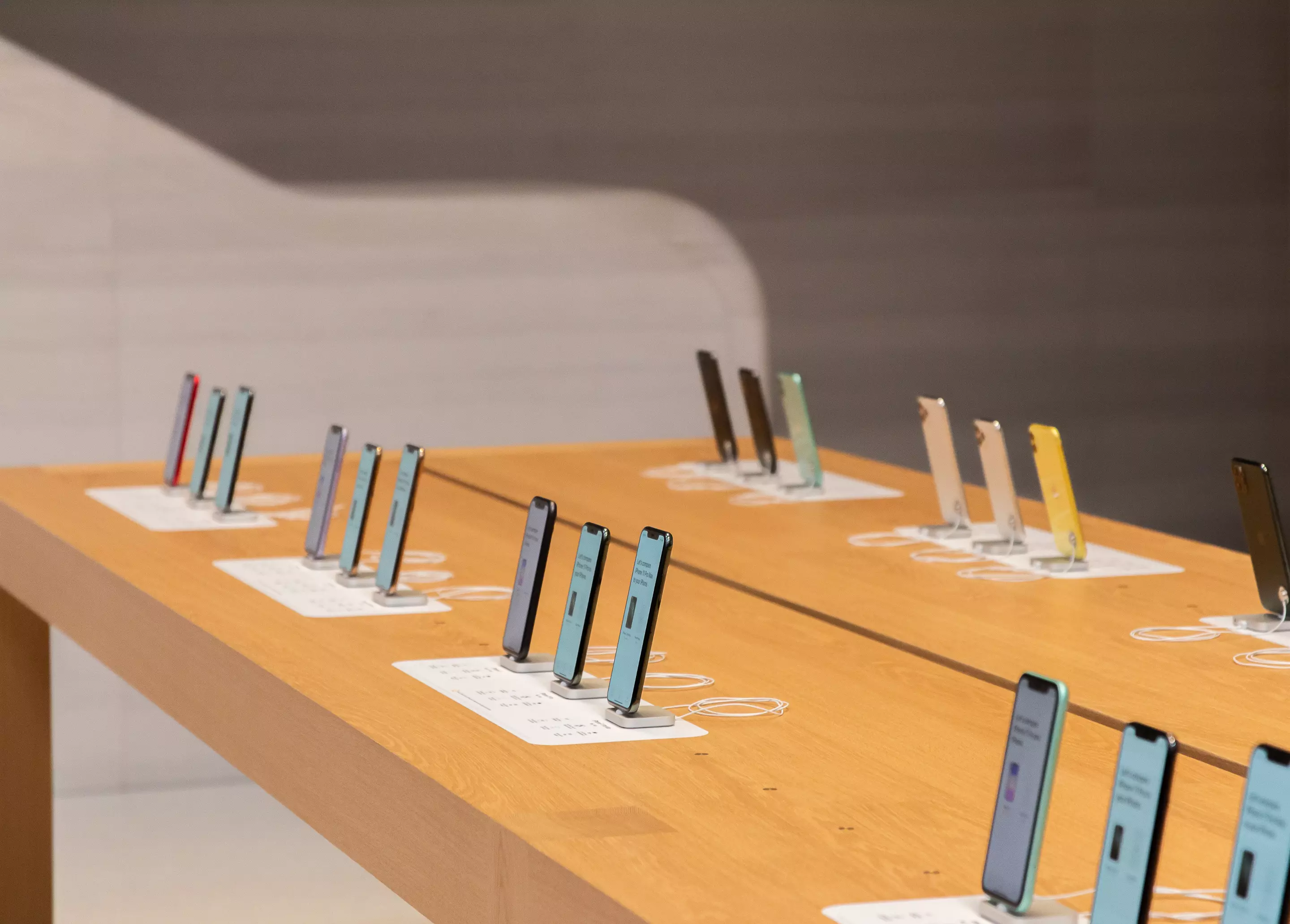 Alles nij yn Apple Stores foar iPhone 11: finsterskermen, opnij ûntworpen Avenues, mear 3925_14