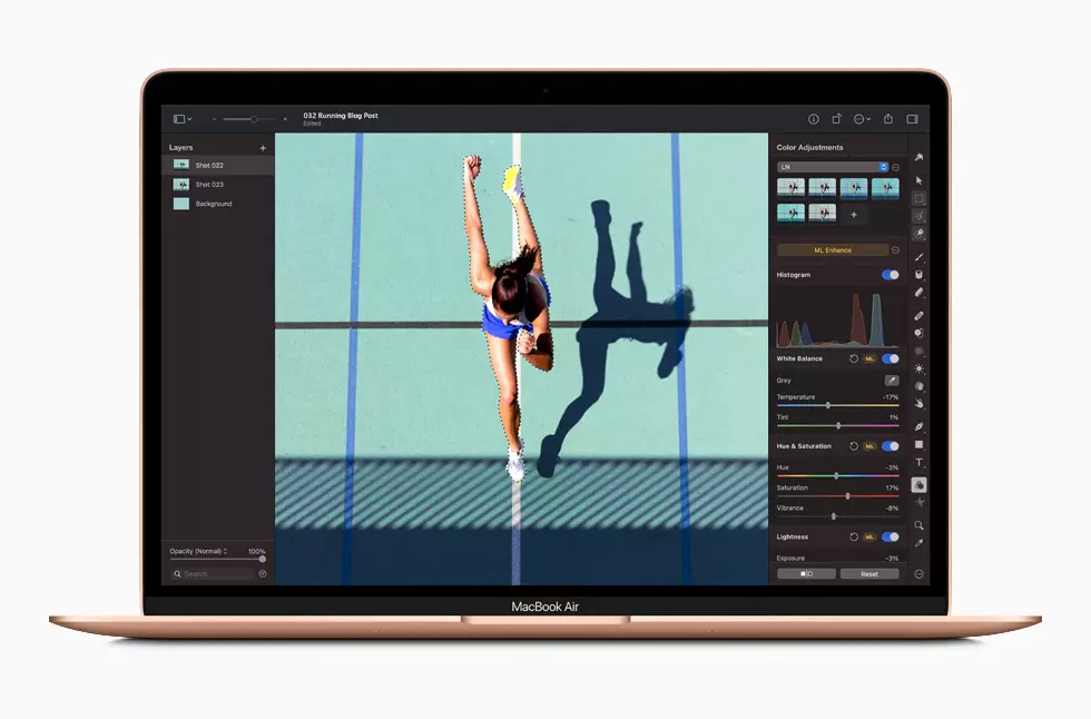 หน้าจอแก้ไขรูปภาพใน Photoshop จะแสดงบน MacBook Air