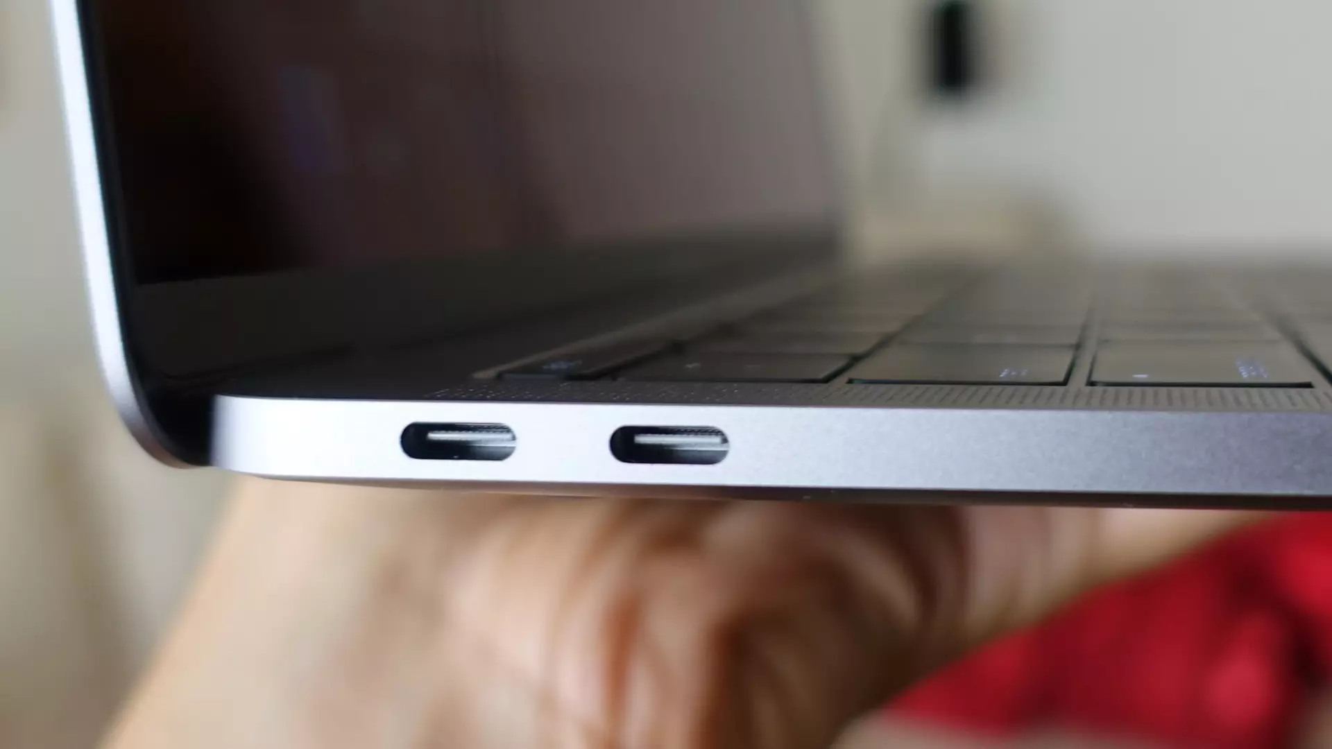 macbook-pro-2-thunderbolt-bağlantı noktaları