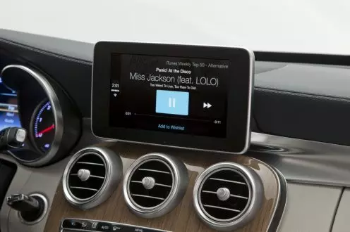 Benz-CarPlay-05