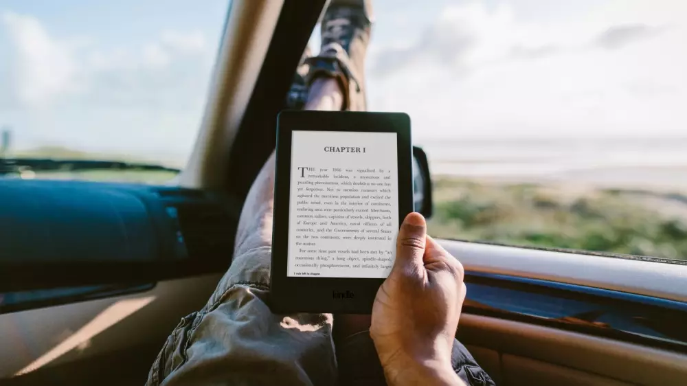 kindle-paperwhite_car