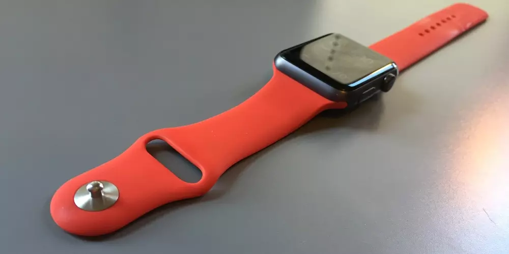 red-apple-watch-band