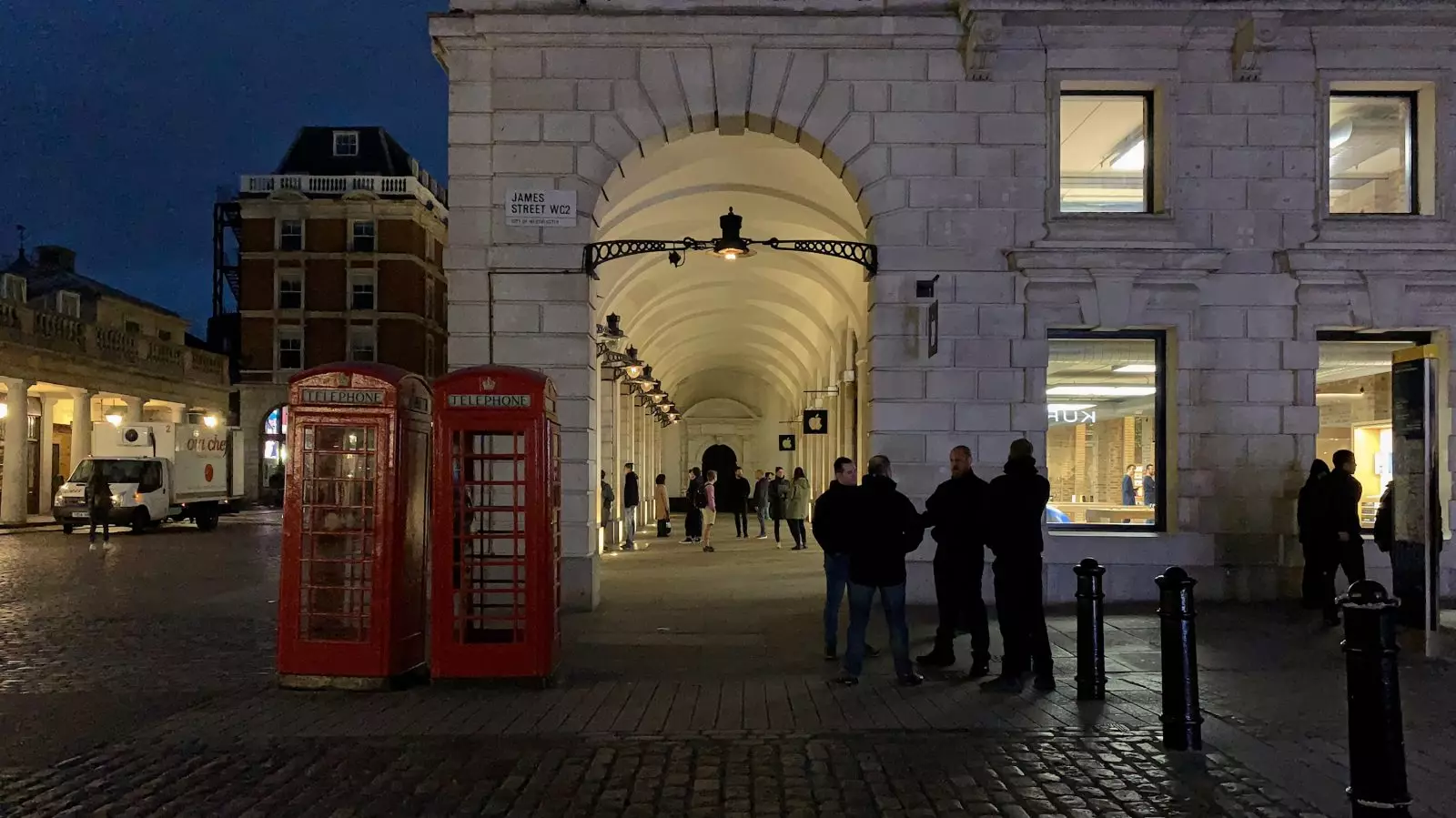 Apvienotās Karalistes Apple Stores atsāks darbu 15. jūnijā 66485_1