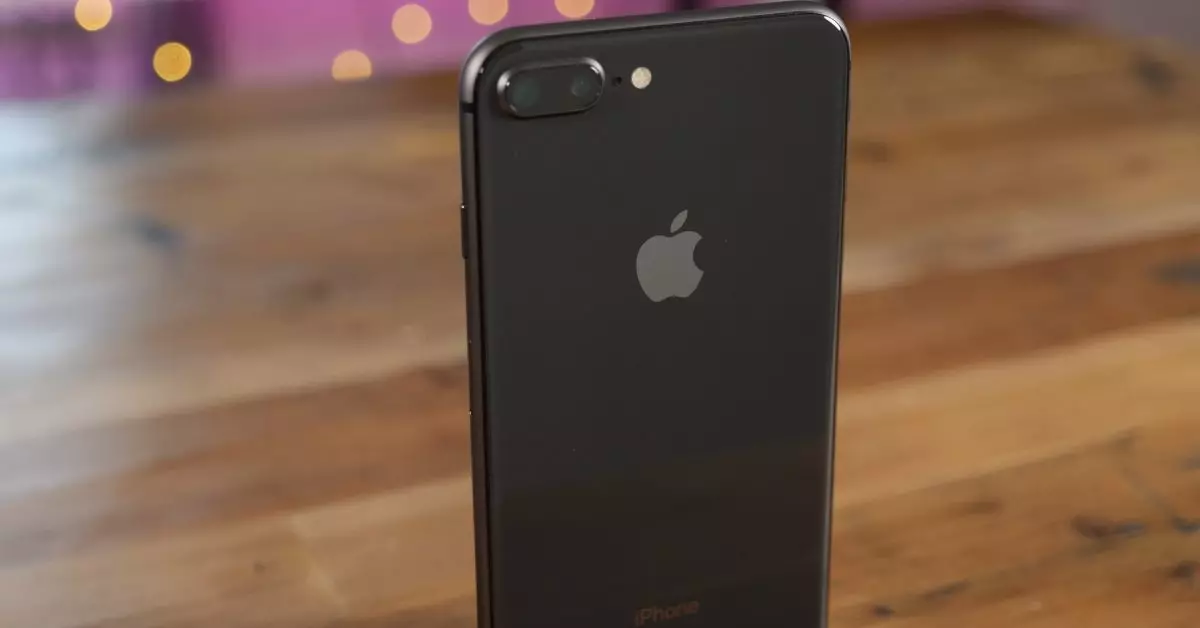 Apple a dat în judecată tehnologia cu cameră duală utilizată în iPhone 7 Plus și iPhone 8 Plus