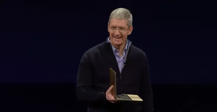 Tim-Cook-gold-macbook