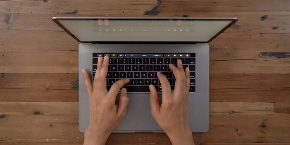 MacBook Pro тастатура