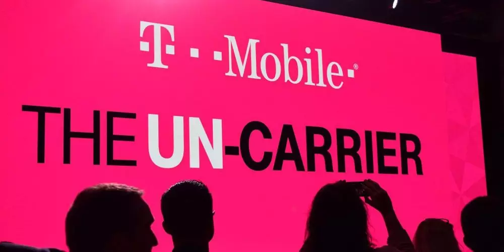 T-Mobile HD स्ट्रीमिंग आणि टिथरिंग प्रतिबंध काढून Verizon च्या नवीन अमर्यादित योजनेला प्रतिसाद देते