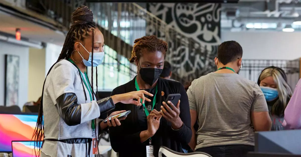 Apple hap Akademinë e parë të Zhvilluesve në SHBA në Detroit