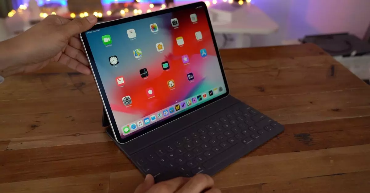 PSA: Ev yek taybetmendî hilbijartina nivîsê ya li ser iPad-ê bikêrtir û mîna trackpad-ê dike