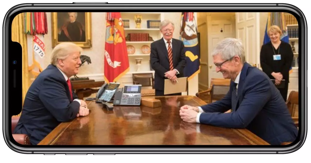 Takmičenje za natpise: O čemu Tim Cook i Donald Trump razgovaraju na ovoj slici Ovalnog ureda?